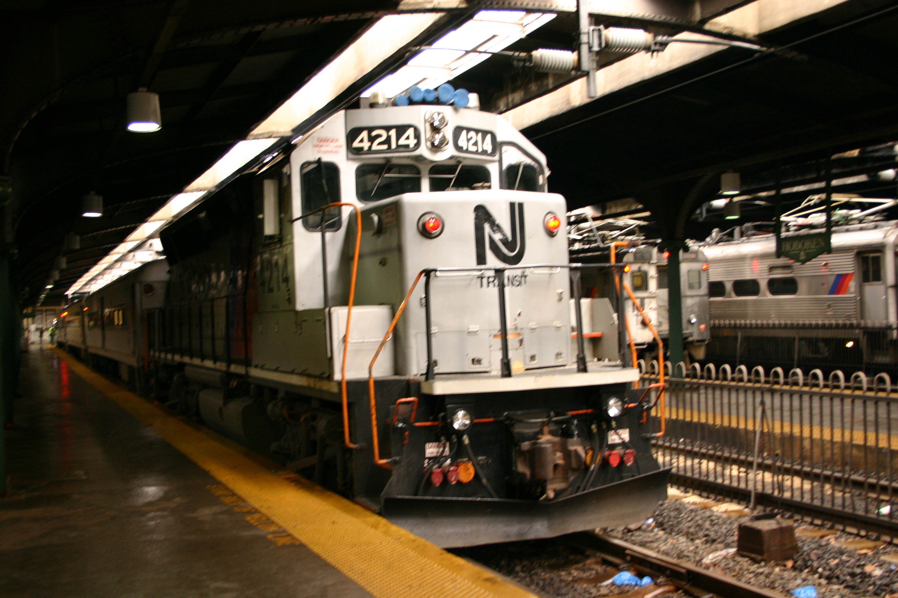 New Jersey Transit 4214